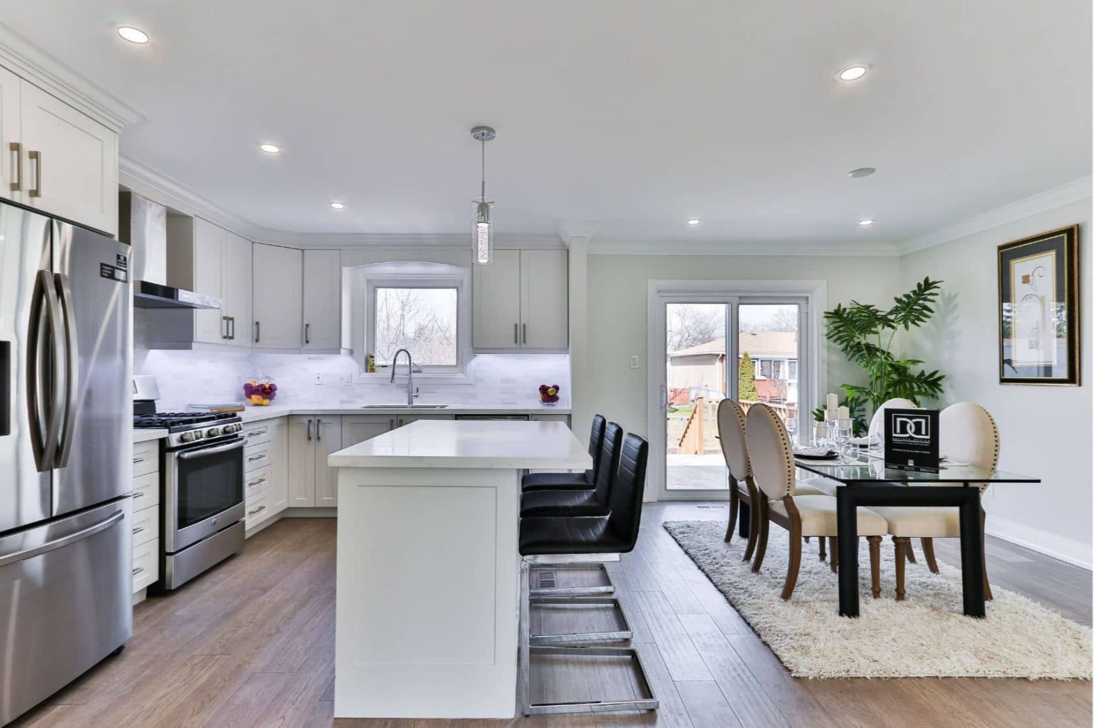 25 U-Shaped Kitchen Layouts: Pros, Cons & Design Tips - Small Space Glow